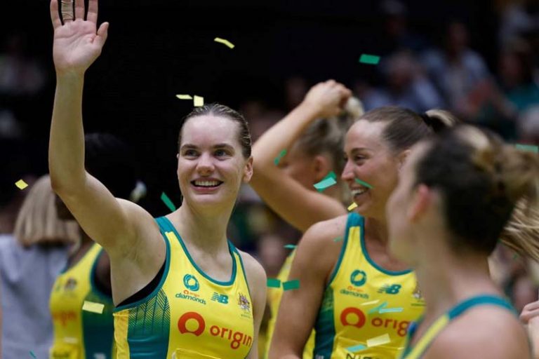 Diamonds claim England series – The Netball Show with Flyhawk 2.0